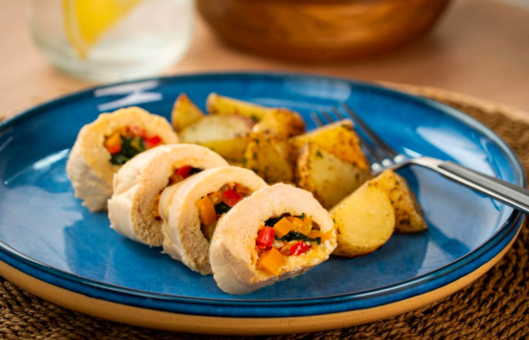 Rollo de pollo relleno de espinacas y queso | 2024